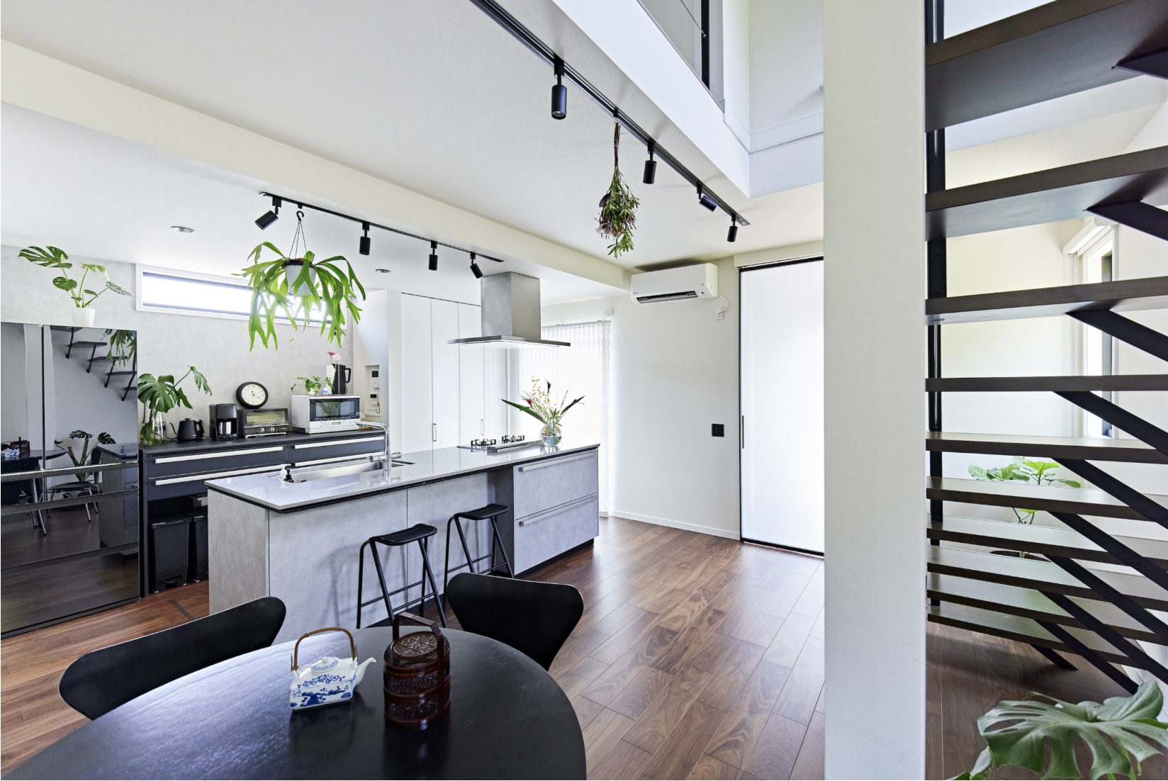 クリナップ新製品「STEDIA（ステディア）」とは？天然木×自動清掃で実現する理想のキッチン | 株式会社ドリームONE